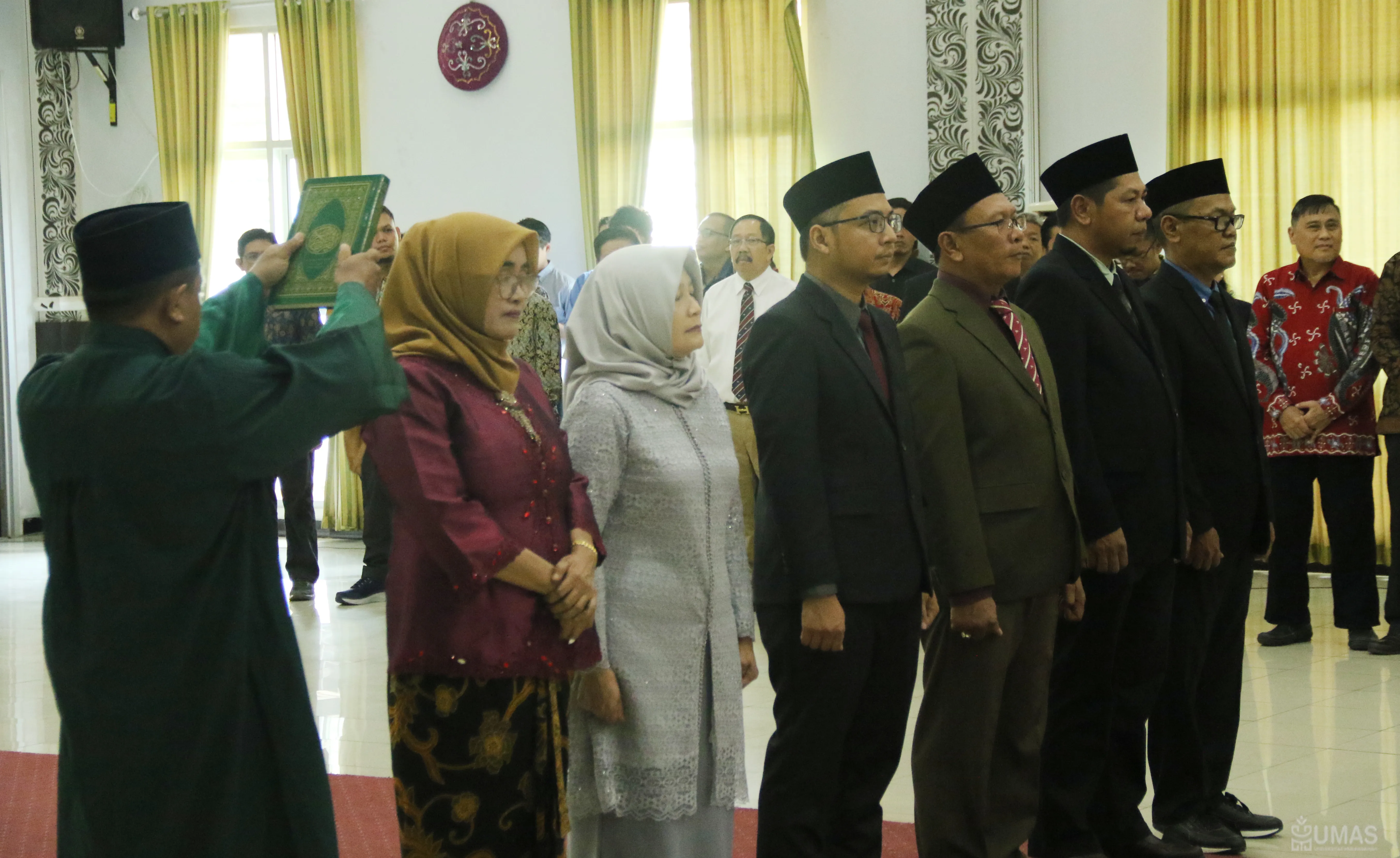 Rektor Lantik Para Wakil Dekan FEB dan FT serta Sekretaris LP3M di Lingkungan UNMUL ...